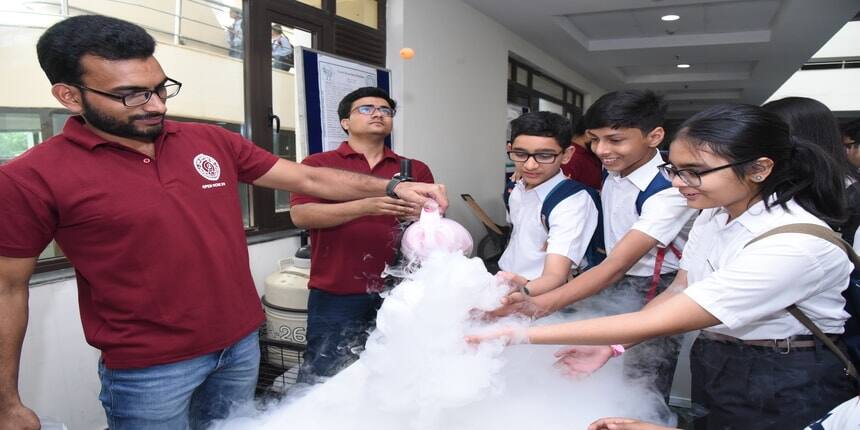 Exhibition of innovative research and product development at IIT Delhi