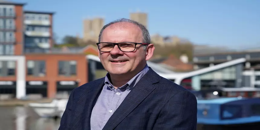 Study Abroad: ‘Big increase’ in Indians in undergraduate courses, says ...