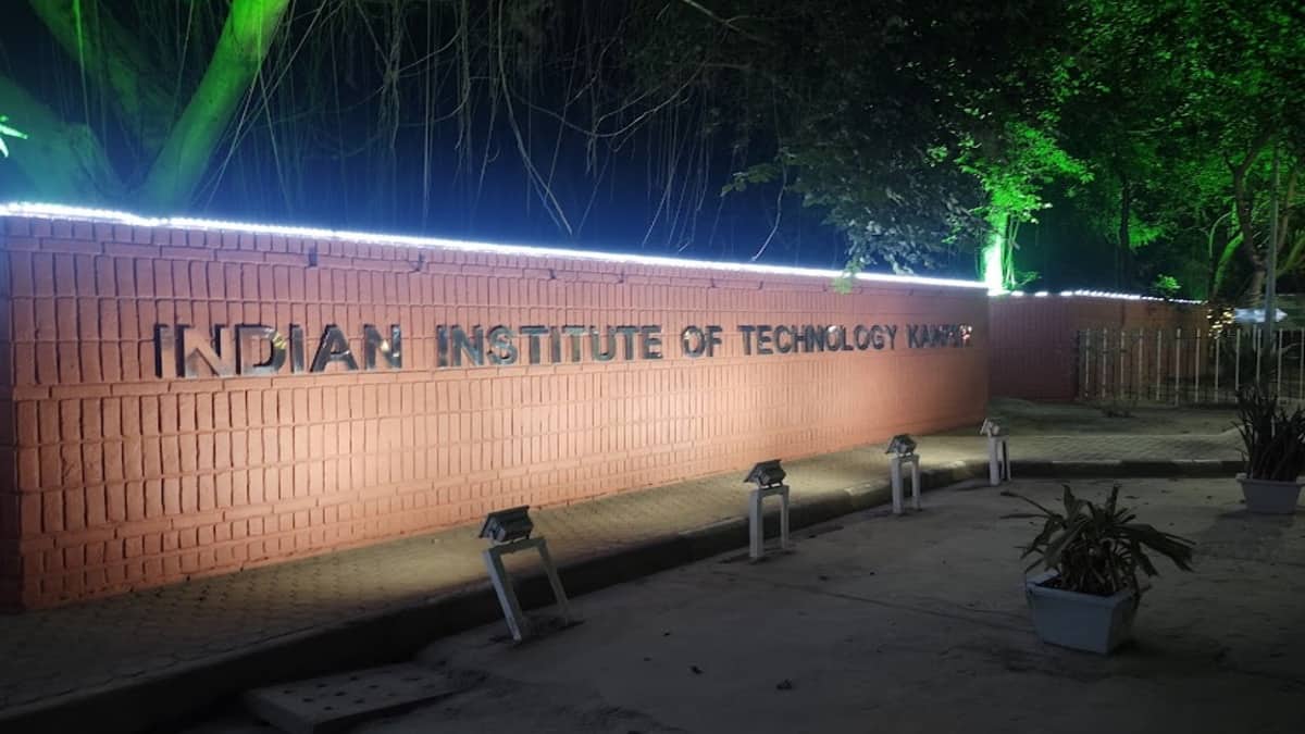 IIT Kanpur’s mobile science lab brings STEM education to rural UP schools
