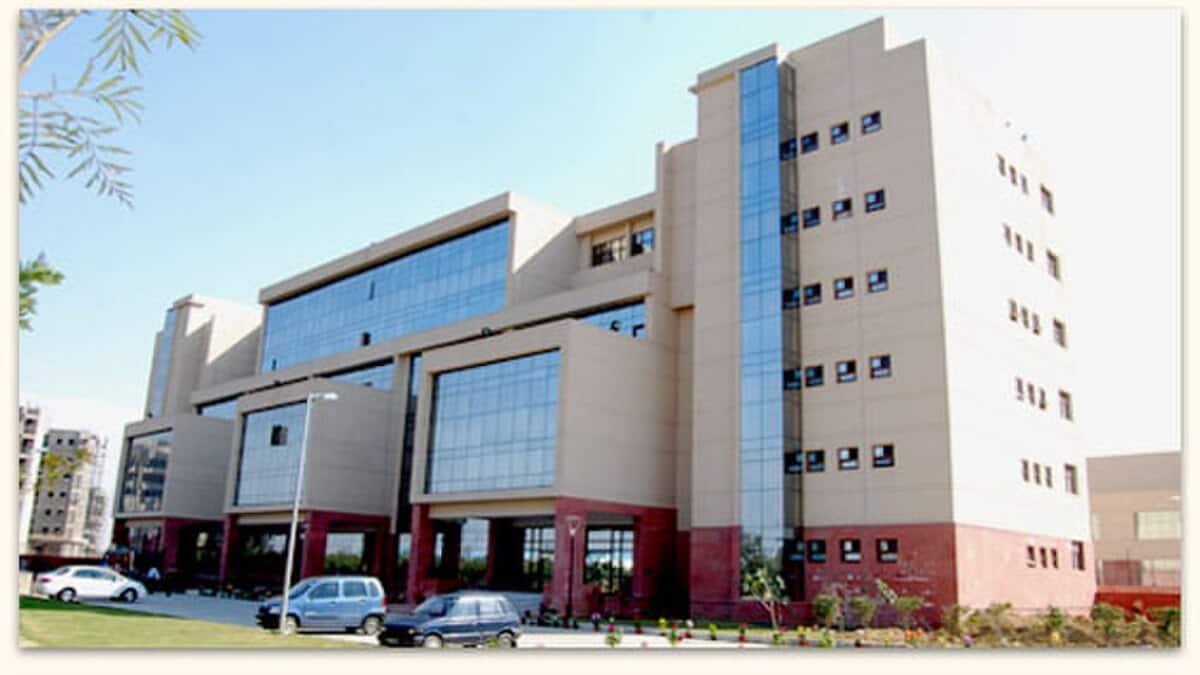 NLU Delhi launches IP Rights certificate course at mentblue.com/courses ...