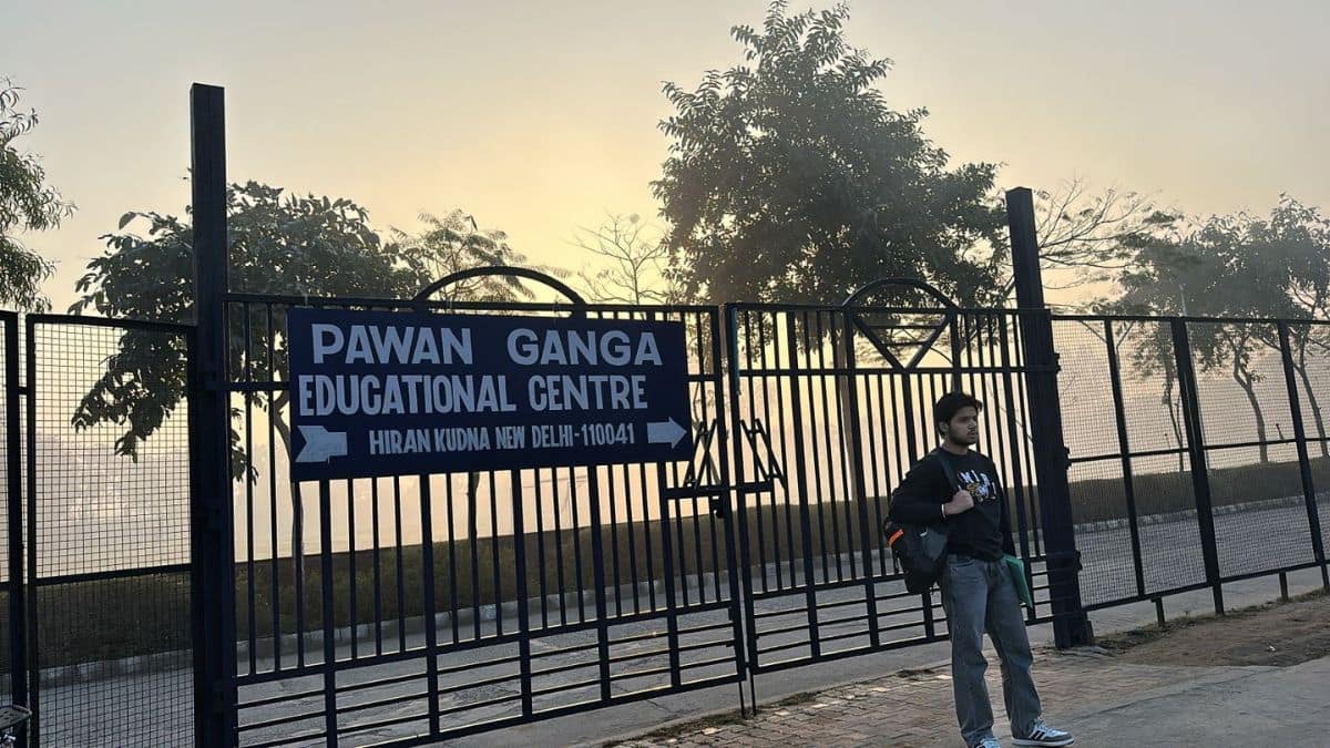 JEE Main 2026 Jan 21 Exam LIVE: Shift 1 entry starts, things to carry ...