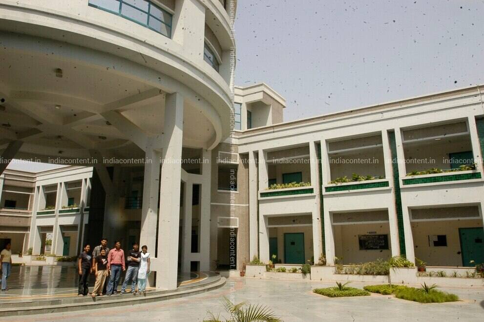 BIMTECH Greater Noida Reviews on Placements, Courses, Faculty & Facilities