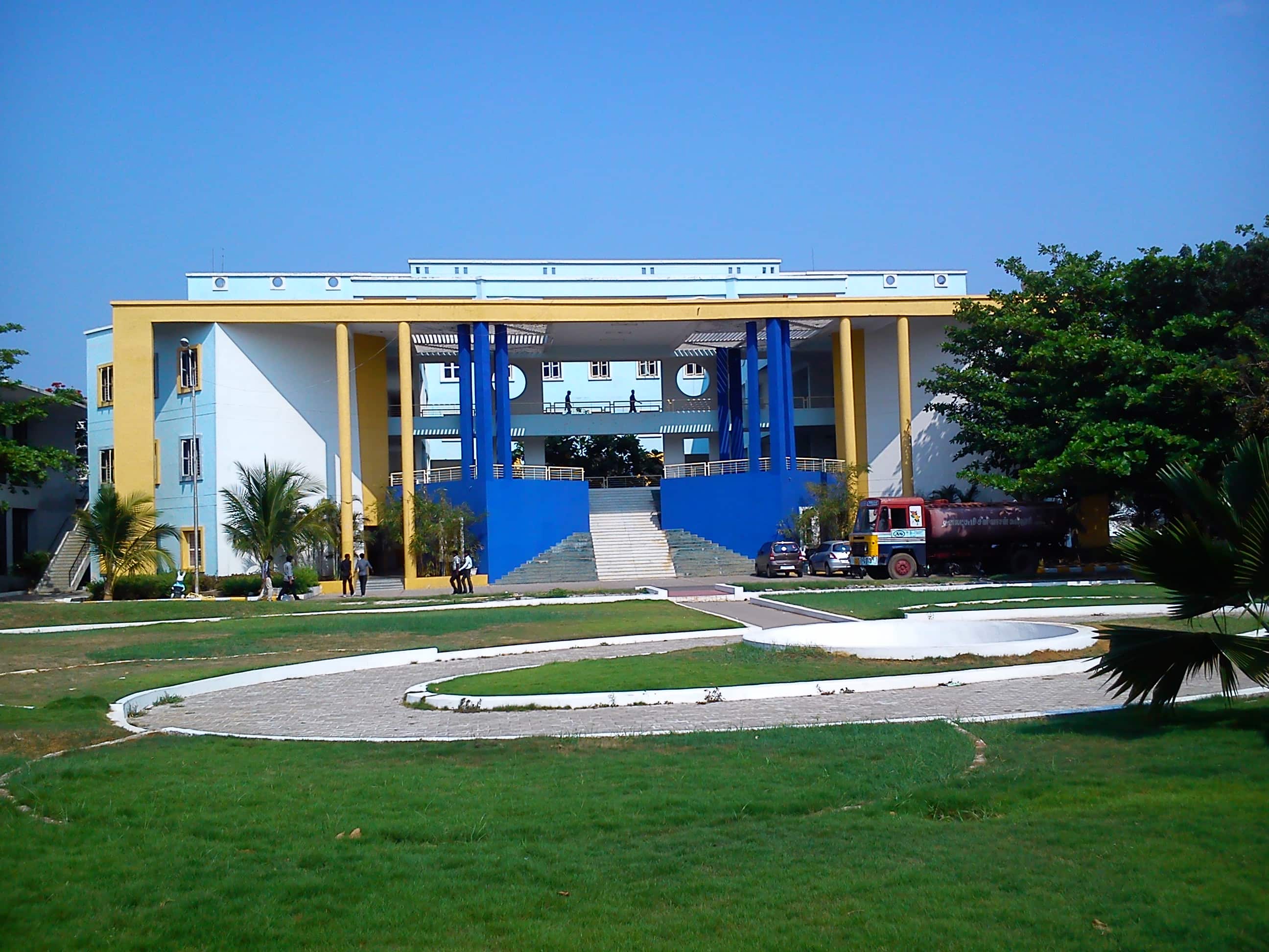 Dhanalakshmi Srinivasan Engineering College, Perambalur: Admission ...