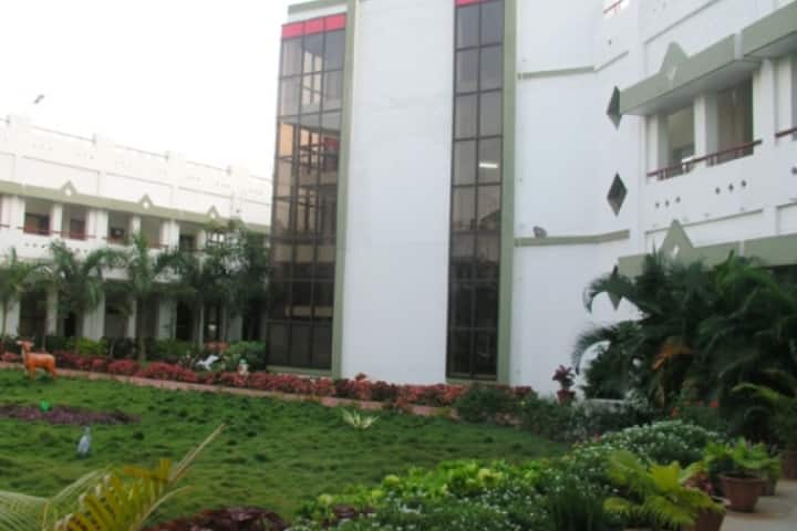 NIT Trichy: Admission, Fees, Courses, Placements, Cutoff, Ranking