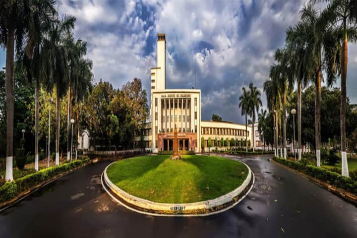 IIT Kharagpur: Admission, Fees, Courses, Placements, Cutoff, Ranking
