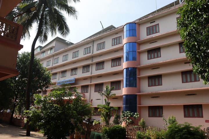Amala College of Nursing, Thrissur: Admission, Fees, Courses ...