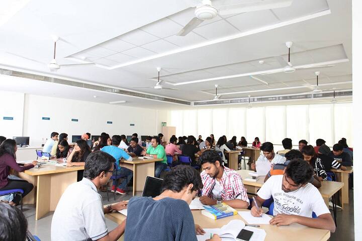 Amity University Mumbai: Admission, Fees, Courses, Placements, Cutoff ...