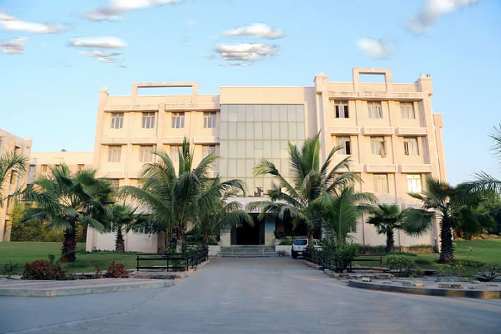 Parul Institute of Commerce, Vadodara: Admission, Fees, Courses ...