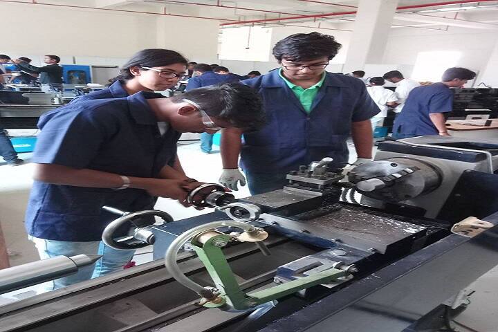 SSPU Pune: Admission, Fees, Courses, Placements, Cutoff, Ranking