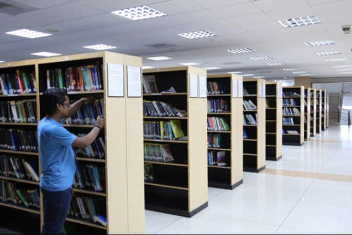 VIT Vellore: Admission, Fees, Courses, Placements, Cutoff, Ranking