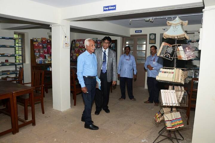 Willingdon College, Sangli: Admission, Fees, Courses, Placements ...