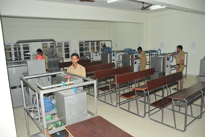 Rajeev Institute of Technology, Hassan: Admission 2021, Courses, Fee ...