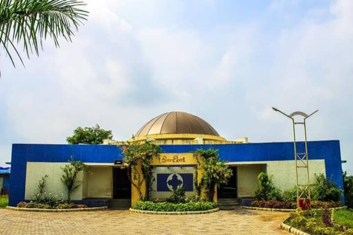 UKA Tarsadia University (UTU) Bardoli: Admission, Fees, Courses ...