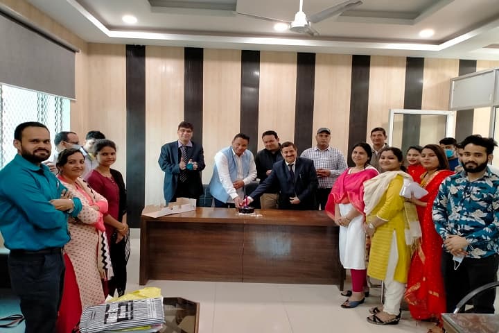 Pt LR College of Pharmacy, Faridabad: Admission, Fees, Courses ...