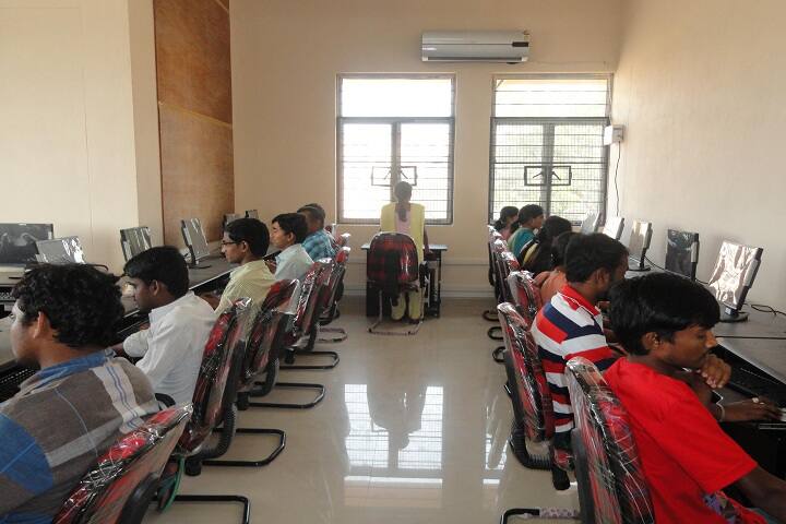 JNTUH College of Engineering (JNTUHCEJ) Karimnagar: Admission, Fees ...