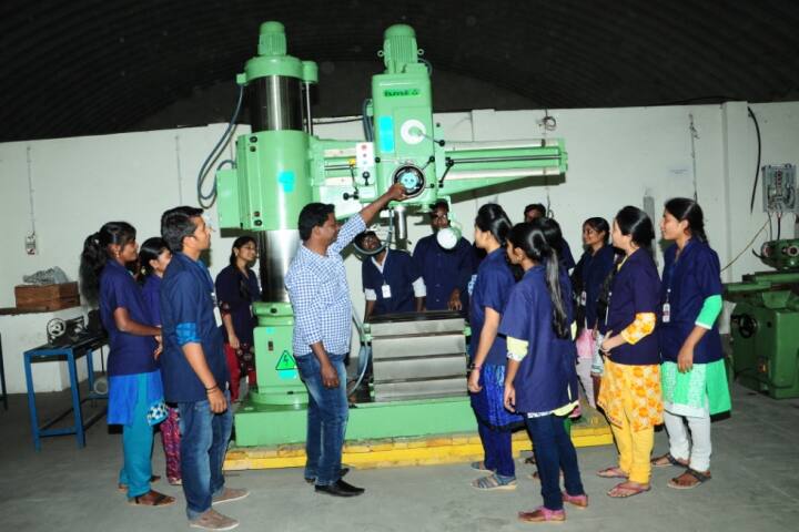 JNTUH College of Engineering (JNTUHCEM) Manthani: Admission, Fees ...