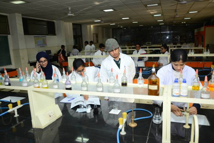 Miranda House, Delhi: Admission, Fees, Courses, Placements, Cutoff, Ranking