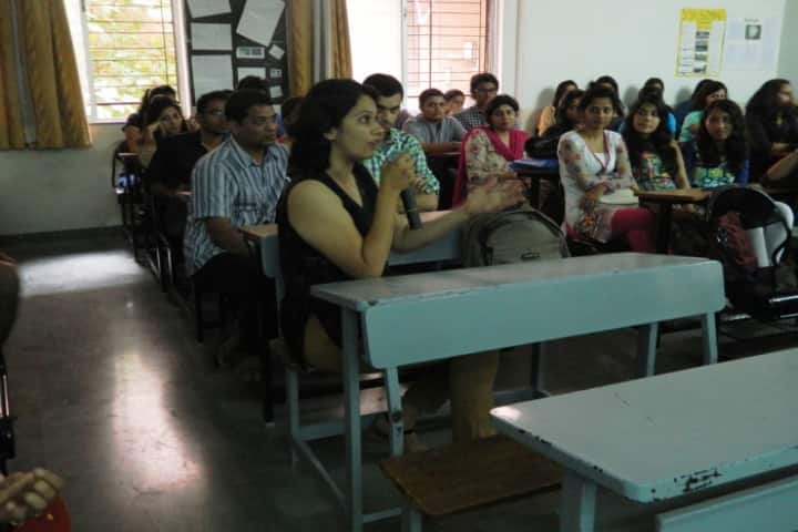 Fergusson College Pune: Admission, Fees, Courses, Placements, Cutoff ...