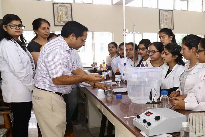 MCM DAV College for Women, Chandigarh: Admission, Fees, Courses ...