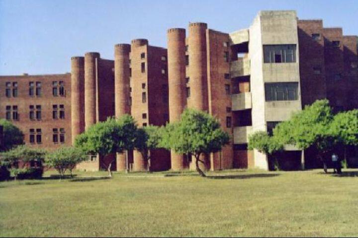 Guru Nanak Dev University (GNDU) Amritsar: Admission 2021, Courses, Fee ...