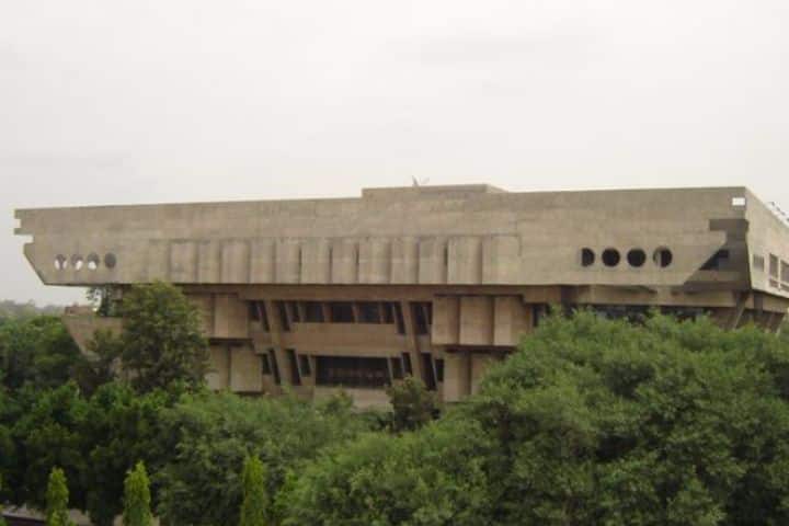 Guru Nanak Dev University (GNDU) Amritsar: Admission 2021, Courses, Fee ...
