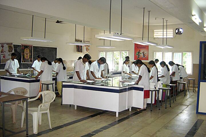 Vignan Pharmacy College, Vadlamudi: Admission, Fees, Courses ...