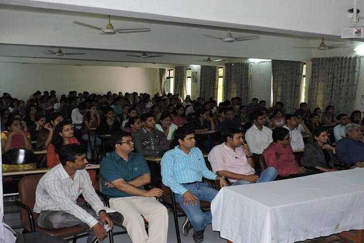 LJ Institute of Pharmacy (LJIP) Ahmedabad: Admission, Fees, Courses ...