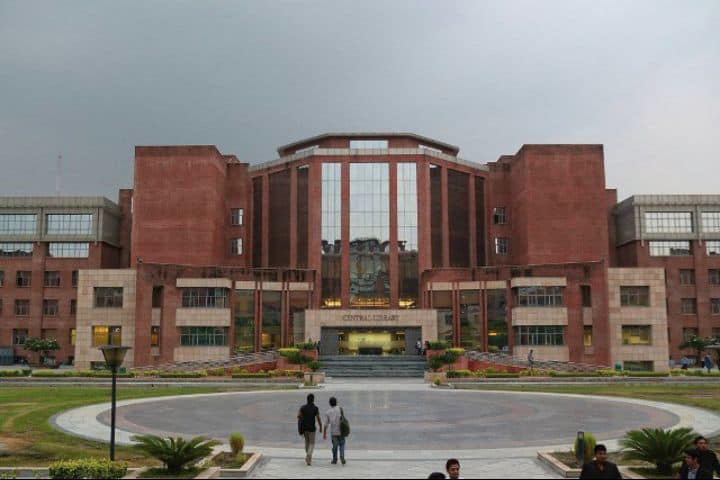 Amity University Noida: Admission, Fees, Courses, Placements, Cutoff ...