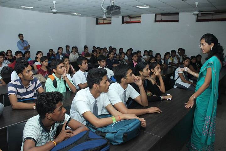 Universal College of Engineering, Thane: Admission, Fees, Courses ...