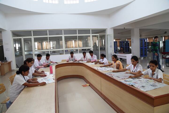 IIL Indore: Admission, Fees, Courses, Placements, Cutoff, Ranking