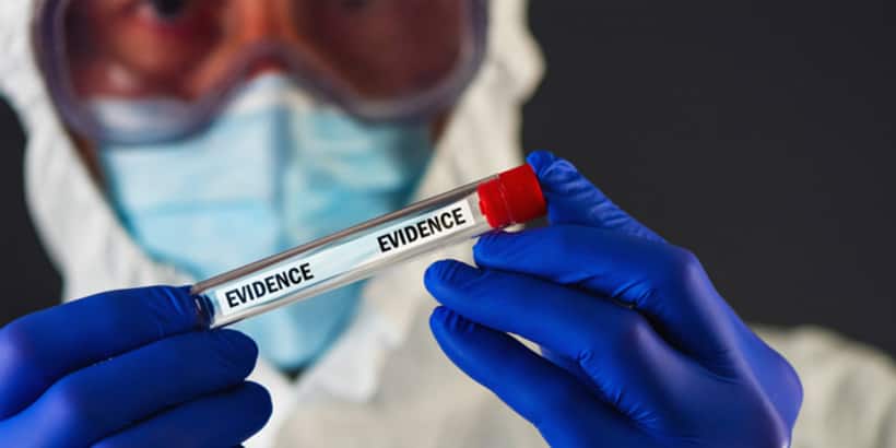 How to Become a Forensic Scientist - Salary, Qualification, Skills ...