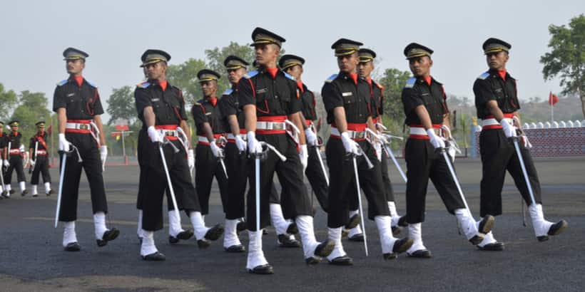 How to Become a Indian Army Officer - Salary, Qualification, Skills ...
