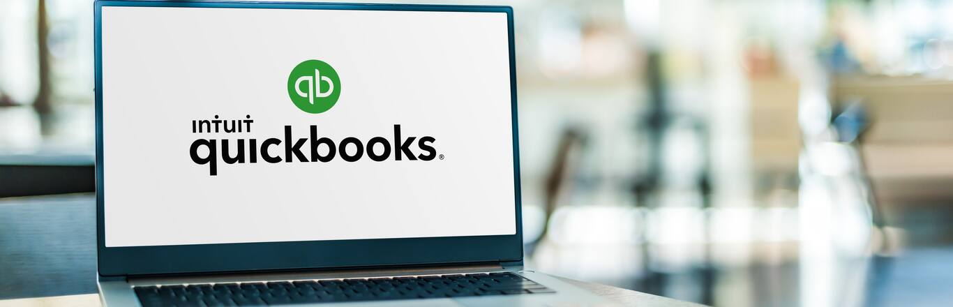QuickBooks Online vs. QuickBooks Desktop vs. Excel by Udemy: Fee ...