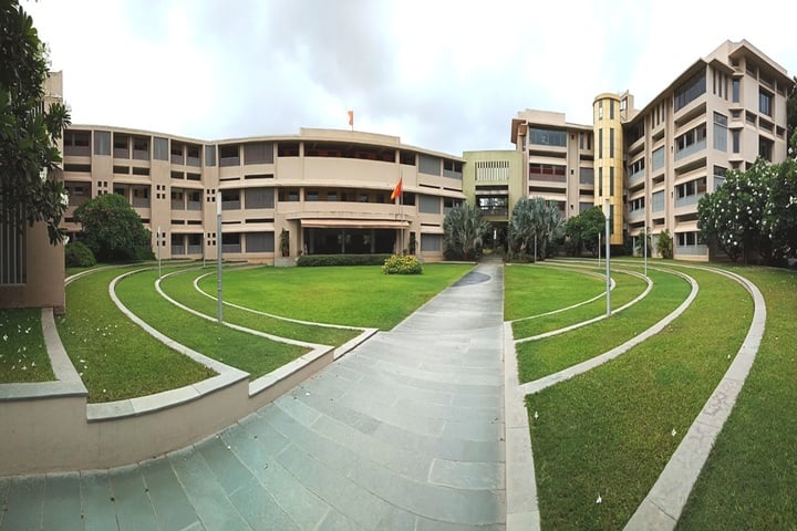 Shree Swaminarayan Gurukul, Chala, Vapi: Admission, Fee, Affiliation